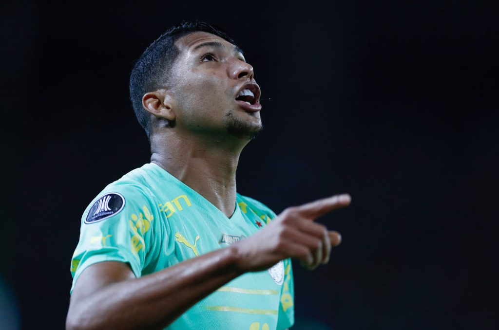 Pachuca pierde a Deossa, pero busca romper el mercado con Rony