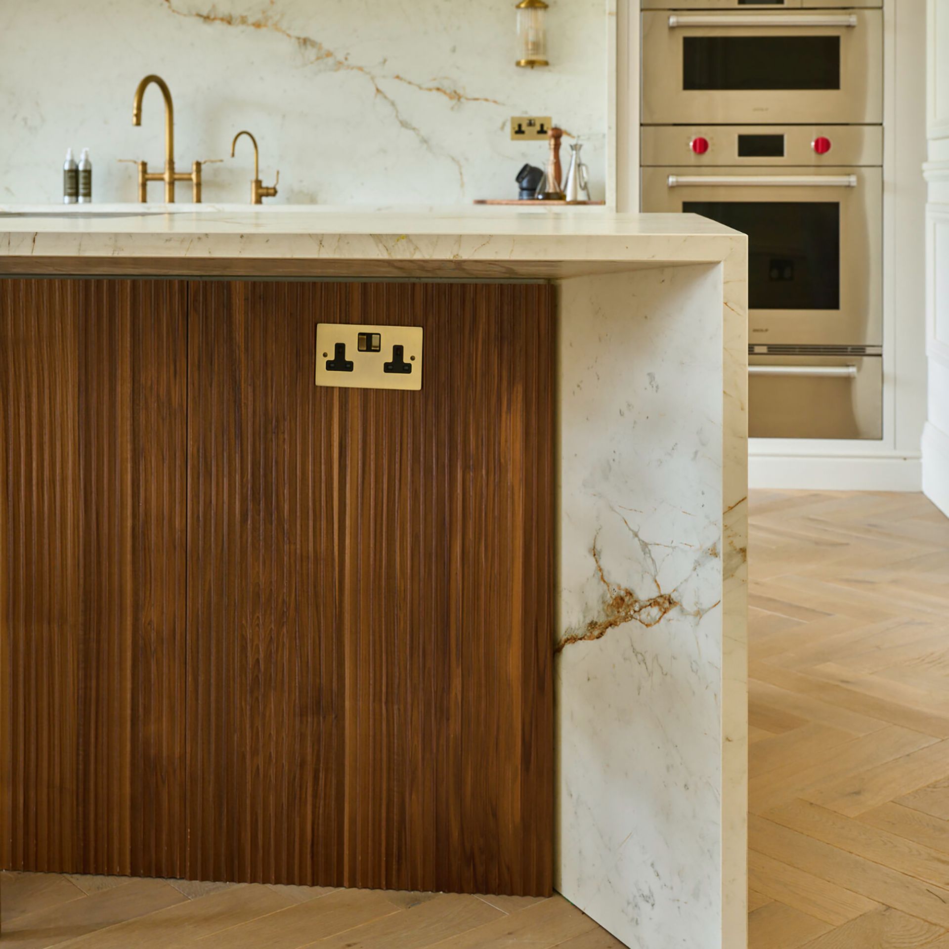 Where should you put plug sockets in a kitchen? The 4 rules to follow ...