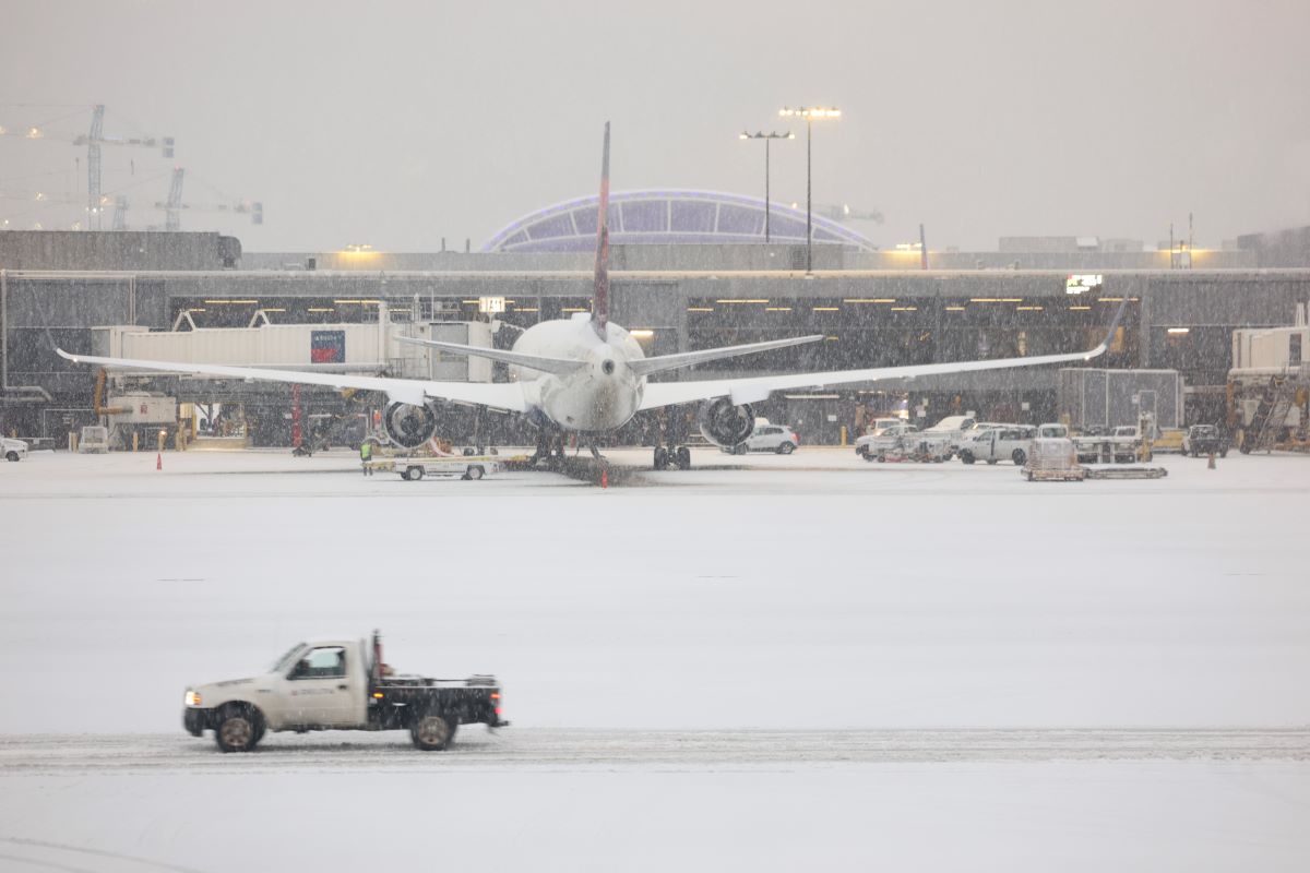 Snow in Atlanta Leads to Travel Chaos as 3,000 Flights Canceled