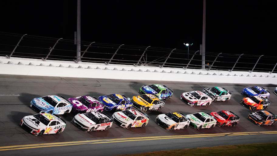 Explaining NASCAR Racing, Flags, Pit Stops and More