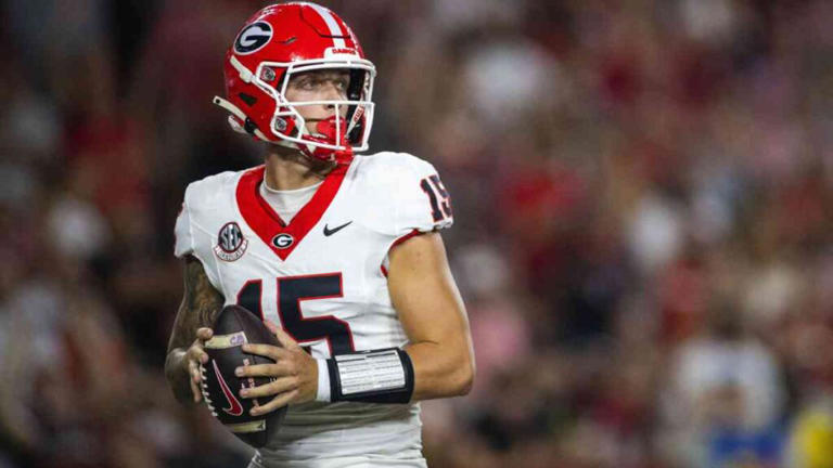 Carson Beck pasa del NFL Draft 2025 y vuelve a la NCAA con los Miami ...