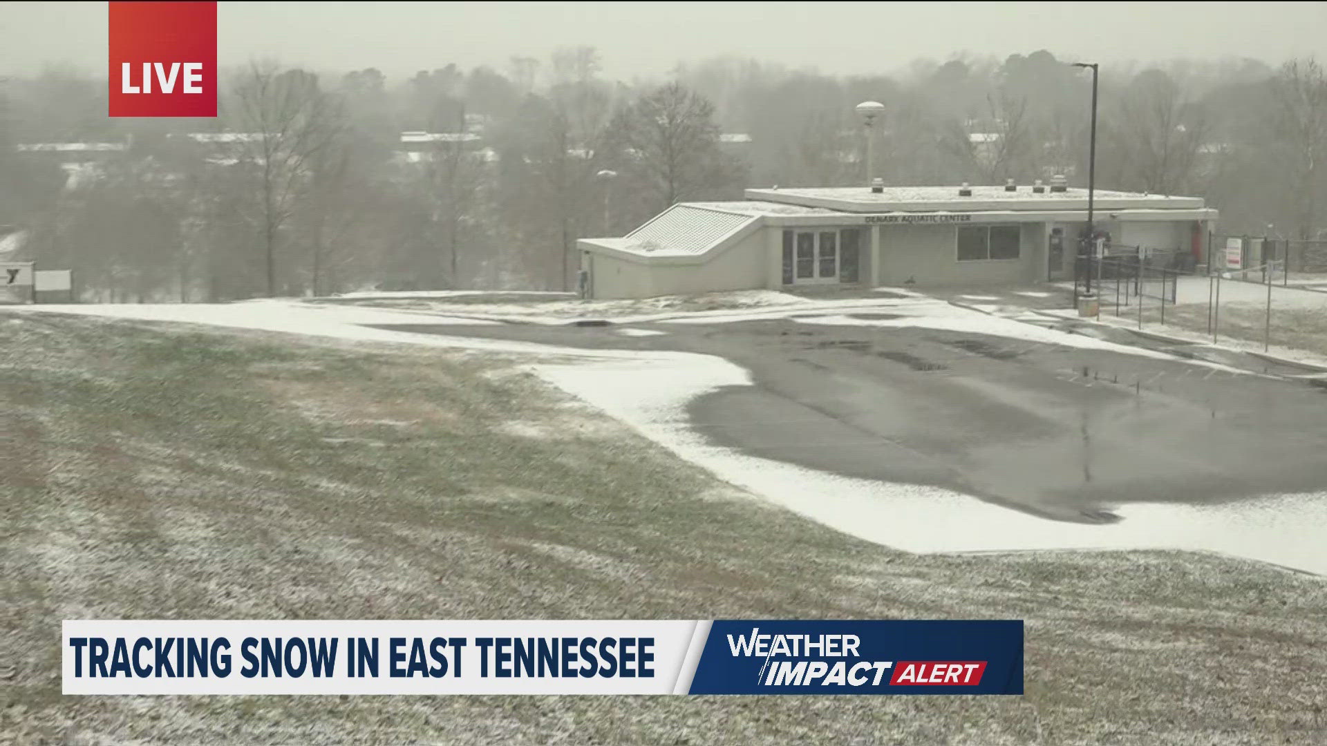 Snow touches down in Knoxville