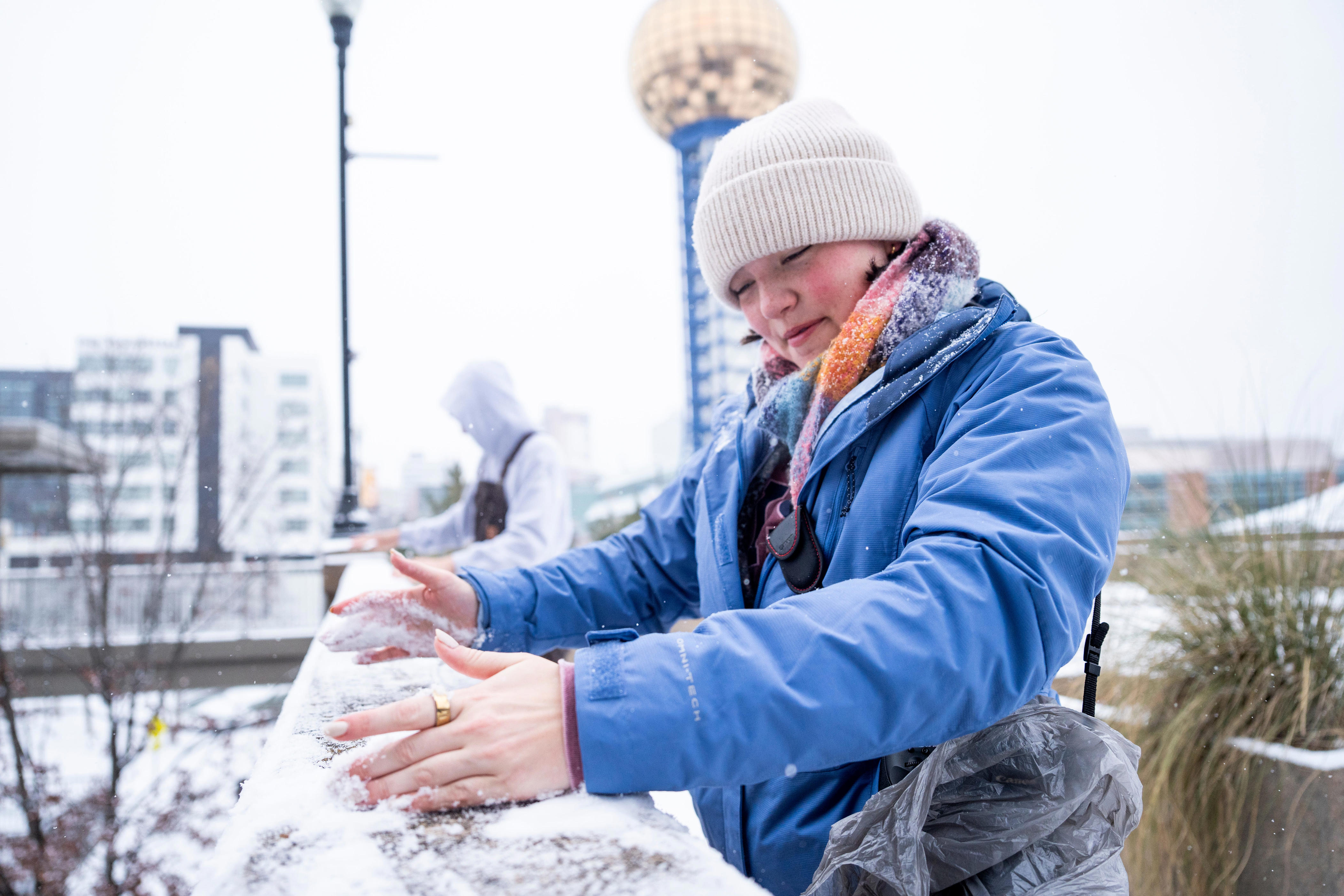 Here's nothing but smiles and snowflakes as East Tennessee starts 2025 ...