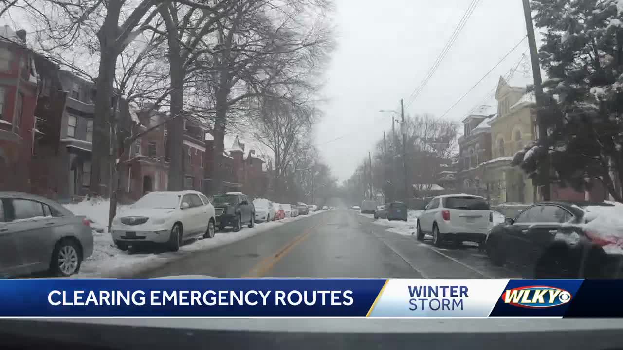 Metro snow crews working to clear emergency routes