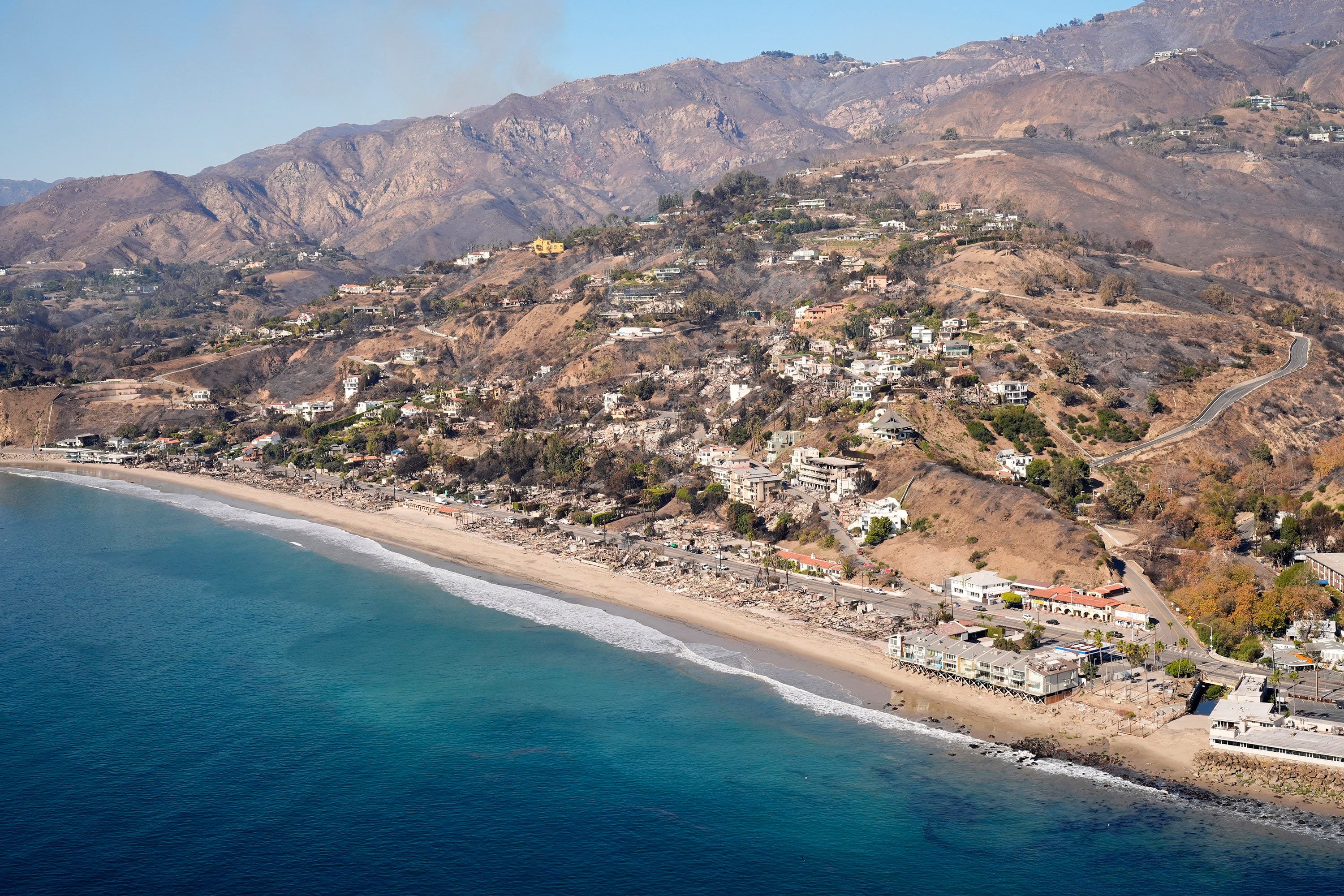 Pacific Palisades Fire aerial images show shocking devastation