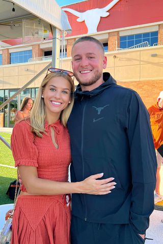 Who Is Texas Longhorns Quarterback Quinn Ewers' Girlfriend? All About ...