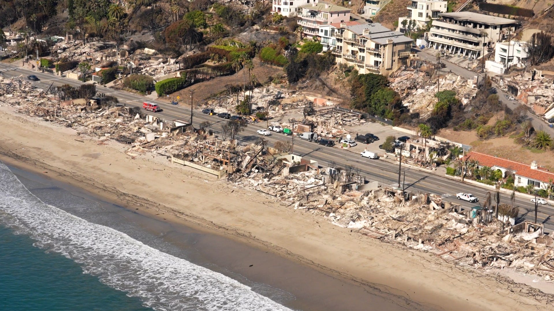 USA TODAY photographer captures wildfire devastation from a helicopter ...