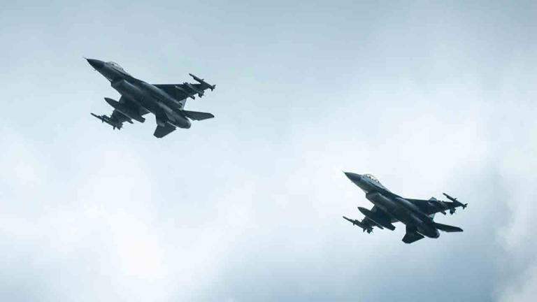 Danmark overgiver størstedelen af sine F-16 til Ukraine og styrker ...