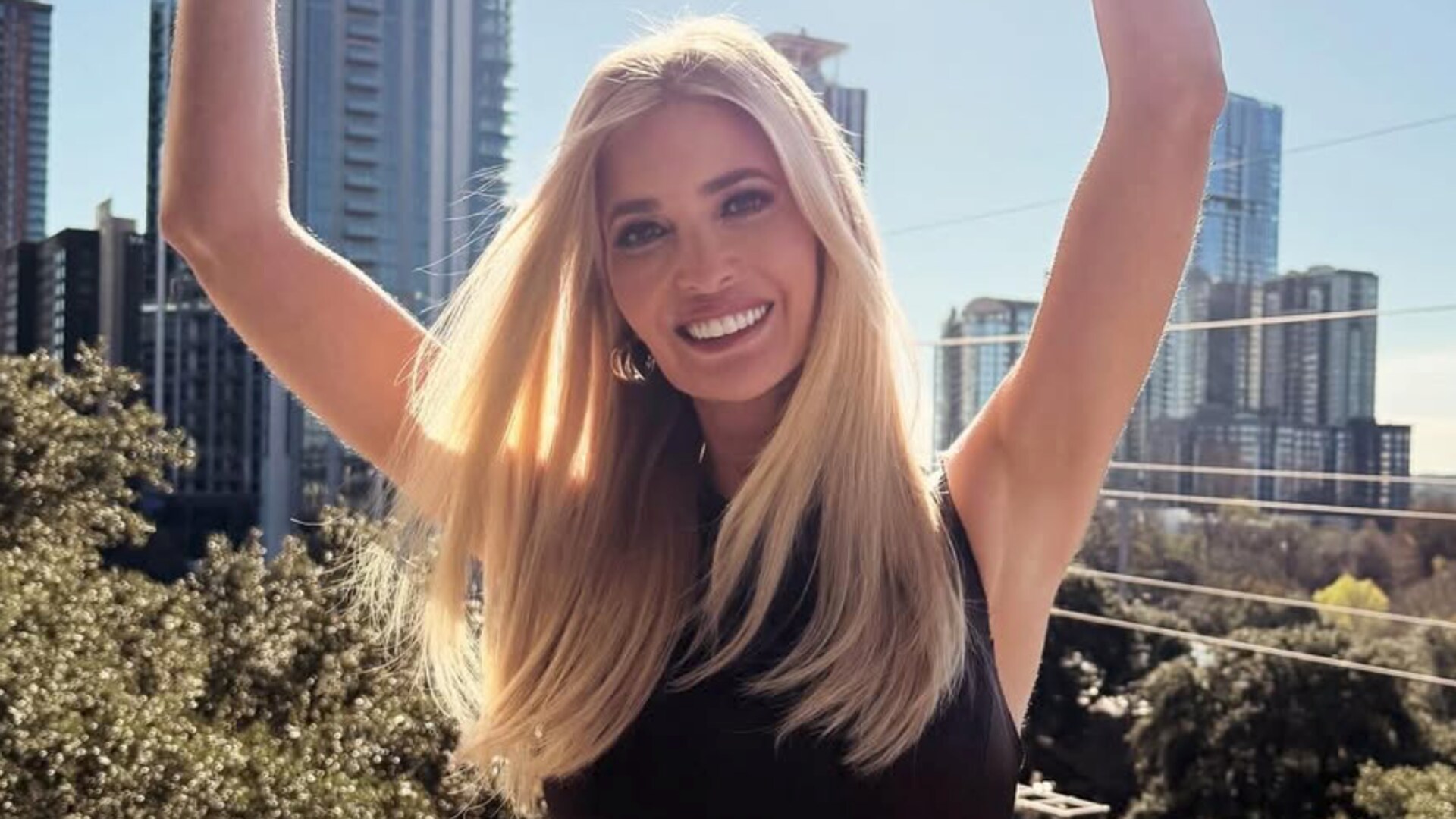 Ivanka Trump was all smiles in chic bikini: Her latest figure-hugging ...