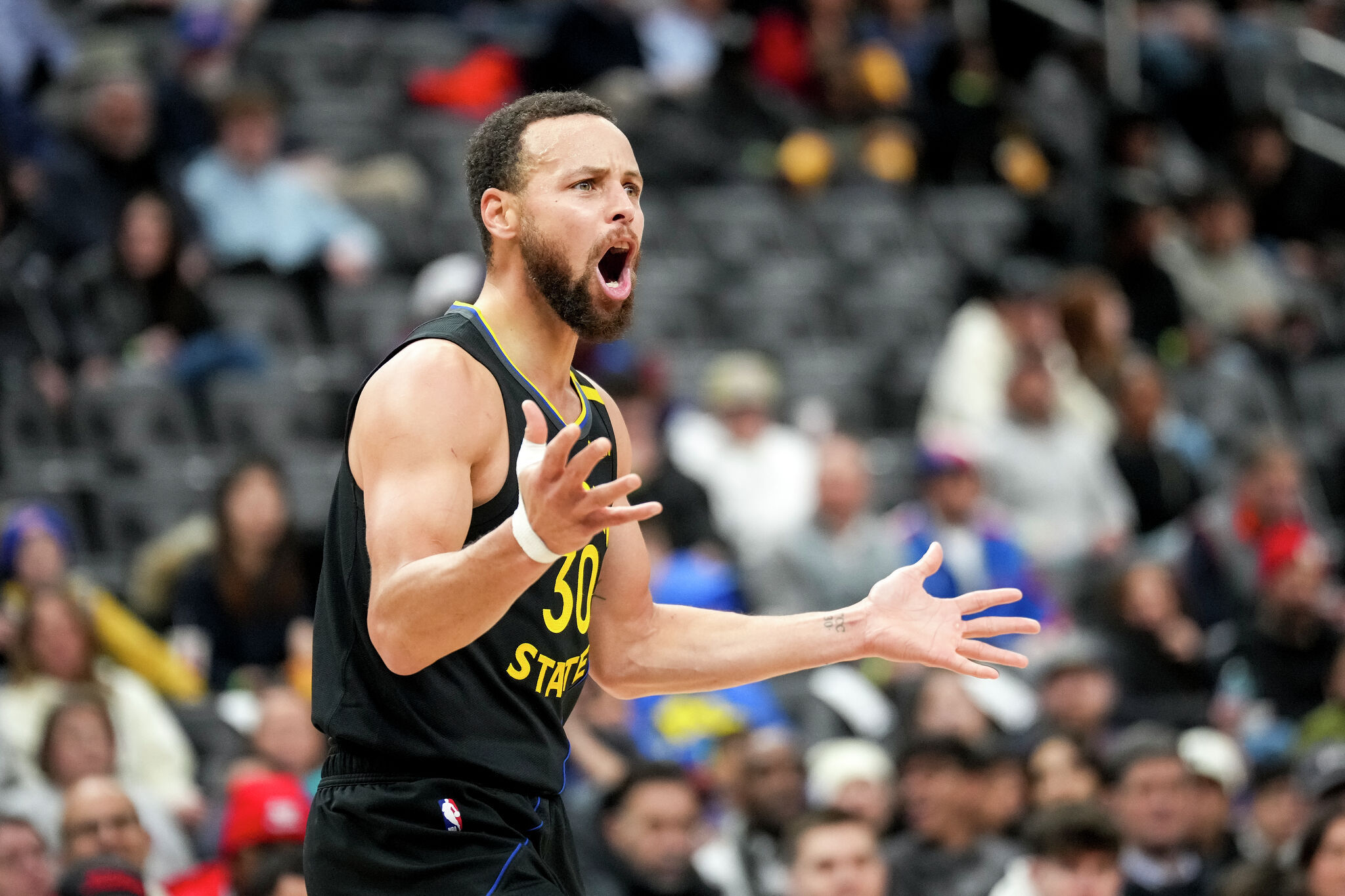 6-second video of Warriors in NYC has Steph Curry fans concerned