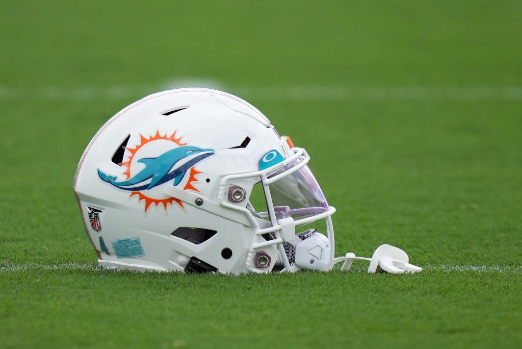 Miami Dolphins fire coach
