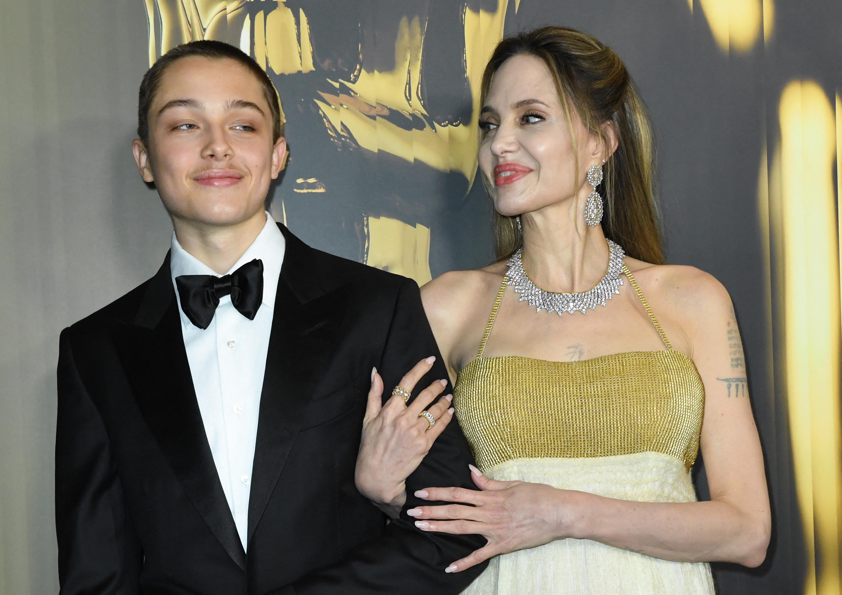 How Angelina and Son Knox, 16, Are Helping Wildfire Victims in a Major Way