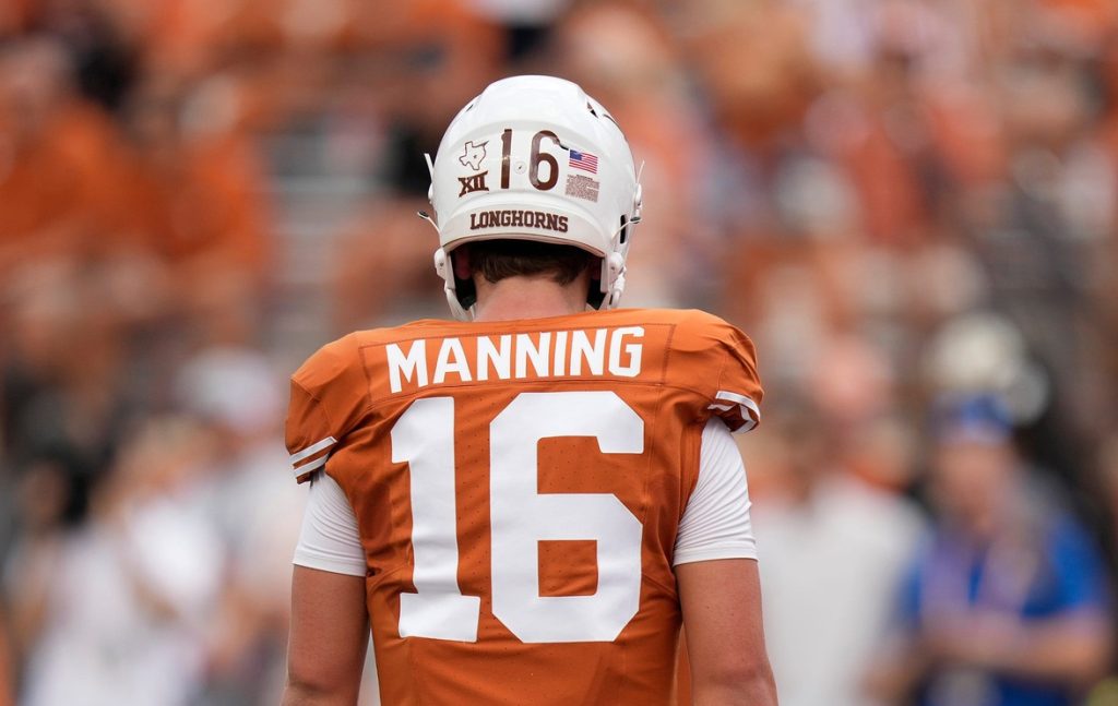 Arch Manning signs new deal