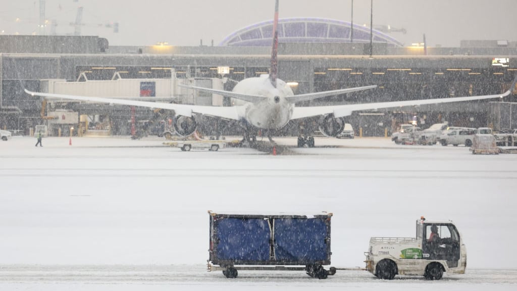 Winter storm: More than 1,000 flights canceled at Atlanta airport as ...