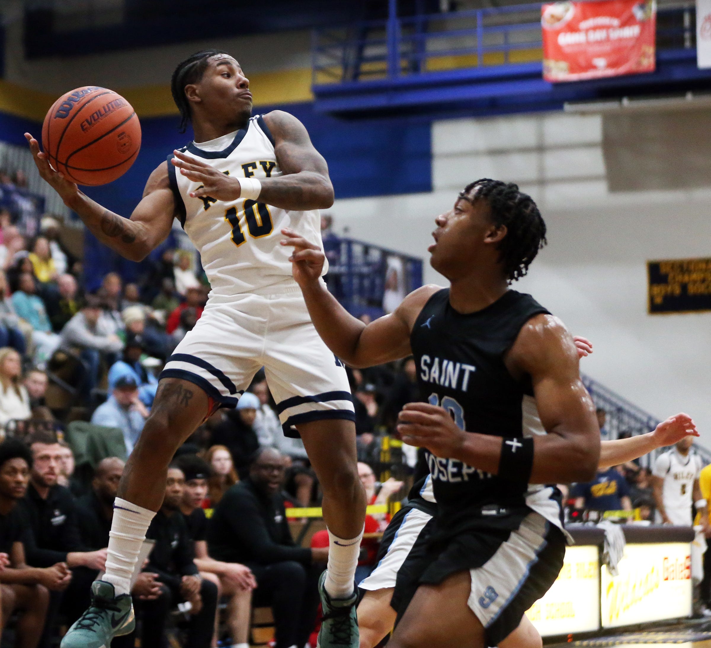 If three teams finish 6-1, who is NIC boys basketball champion ...