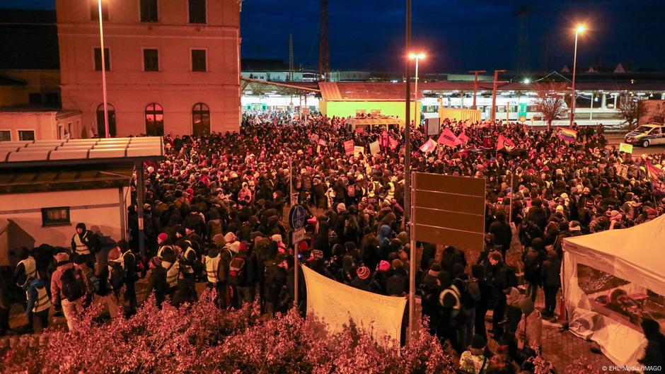 Germany: Thousands protest AfD party conference in Saxony