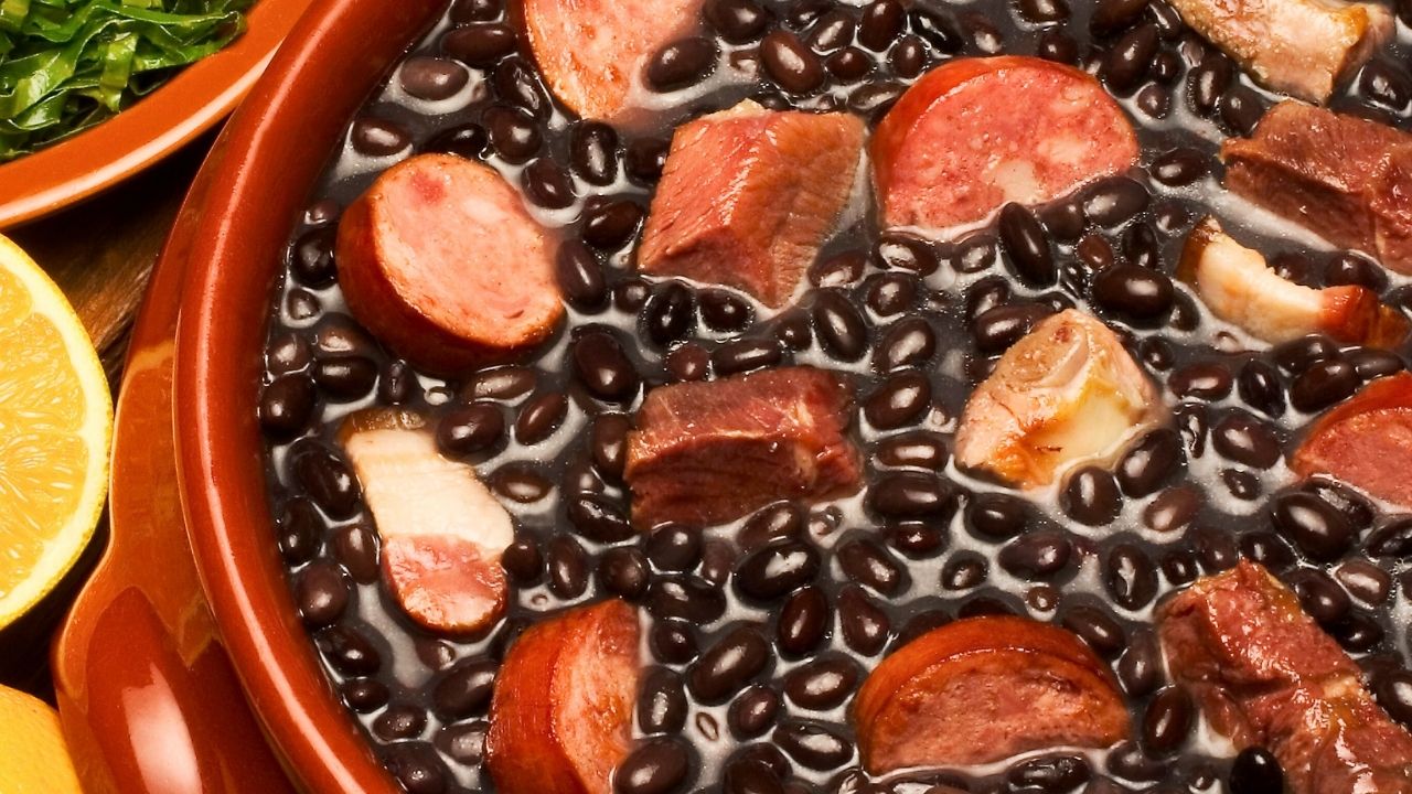 15 Unique Ingredients That Define Regional Cuisines in the U.S.