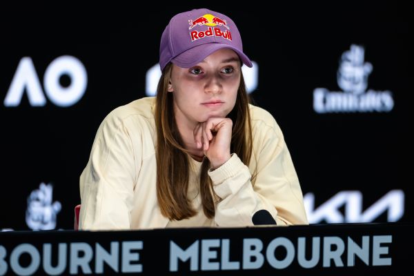 Elena Rybakina disagrees with WTA suspending longtime coach