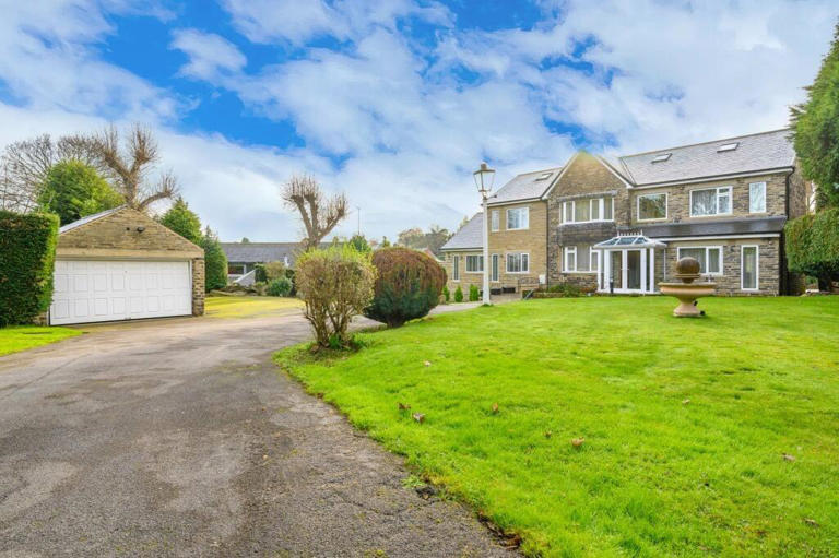 For sale in Dewsbury: Inside a stunning £1.3 million mansion in Batley ...