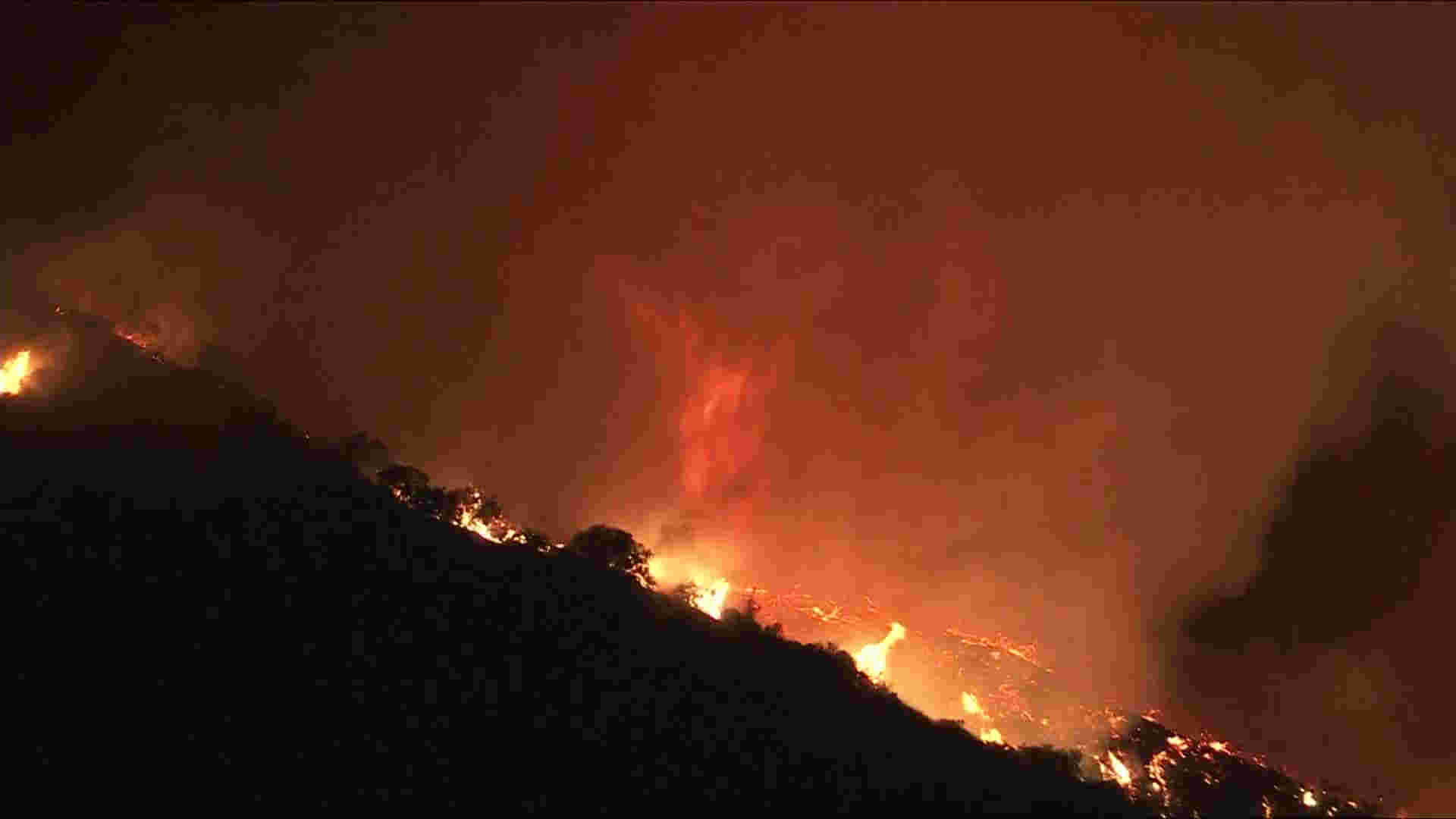 Fire Tornado caught on camera in Los Angeles Fire Tornado caught on camera in Los Angeles