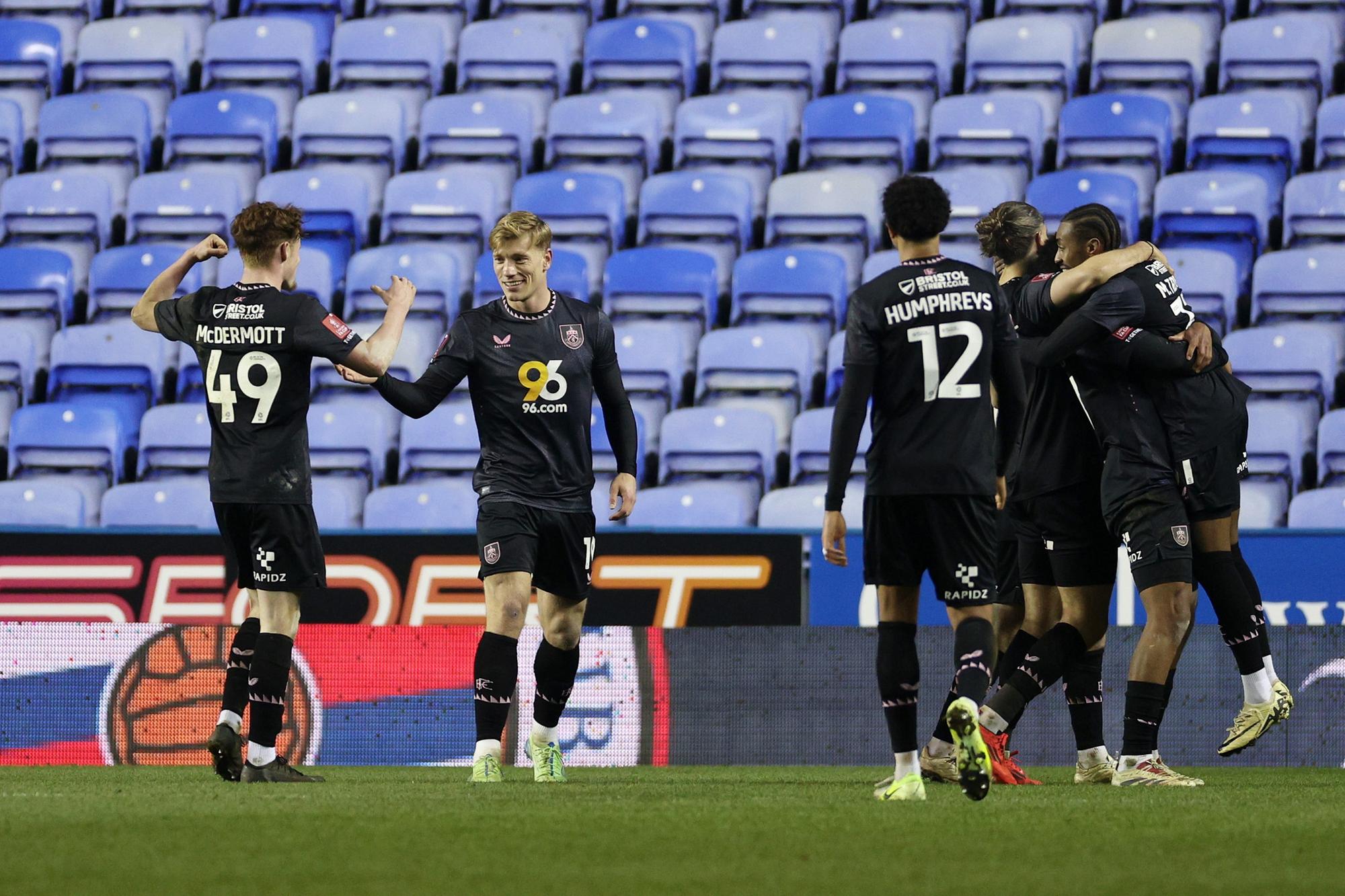 Reading 1-3 Burnley: Zian Flemming strikes twice as Clarets need extra ...