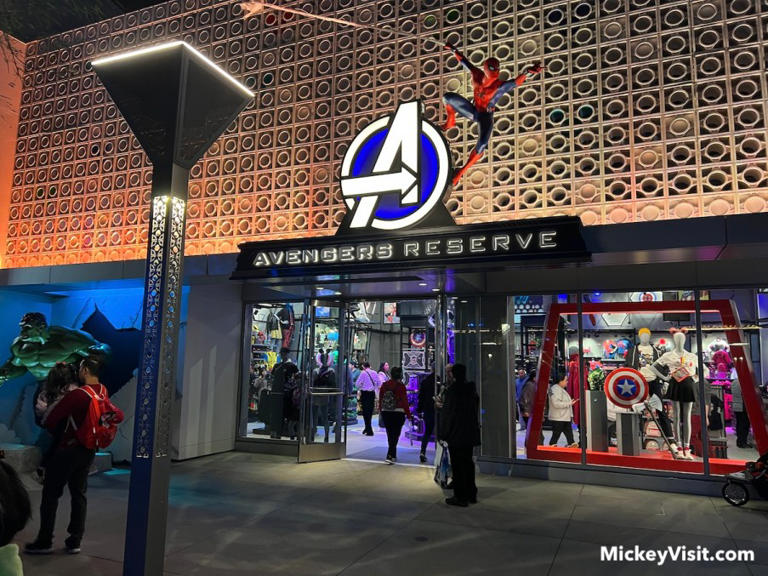 4 New Restaurants Just Quietly Opened at Disneyland and They Really ...