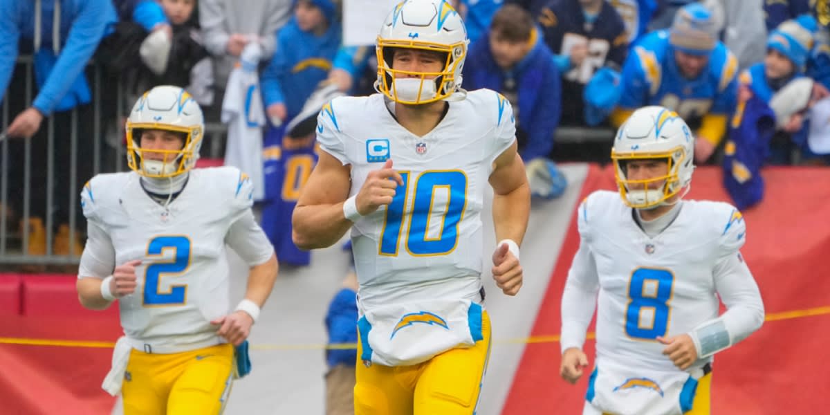 Los Angeles Chargers honor LA Fire Department during pregame warmups ...