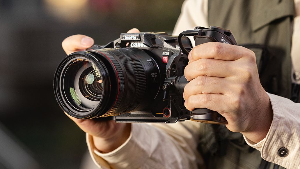 Elevate your filmmaking with SmallRig's rotating side handle and ...