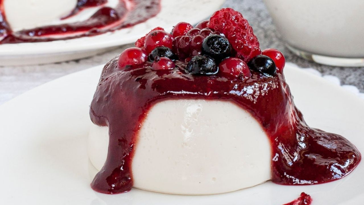 15 Desserts Which Don't Need Fancy Frosting