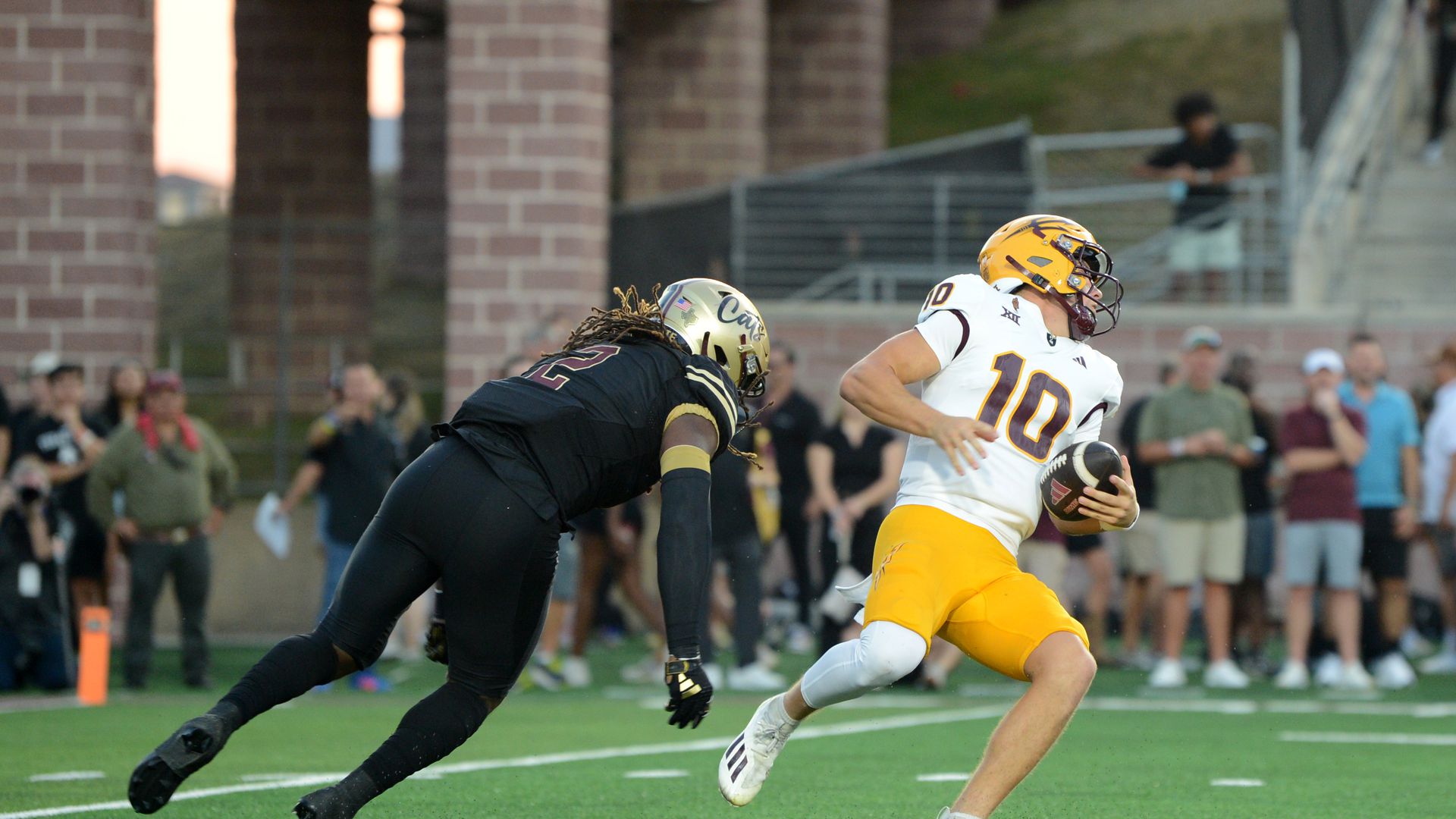 Arizona gets commitment from former Texas State linebacker Max Harris