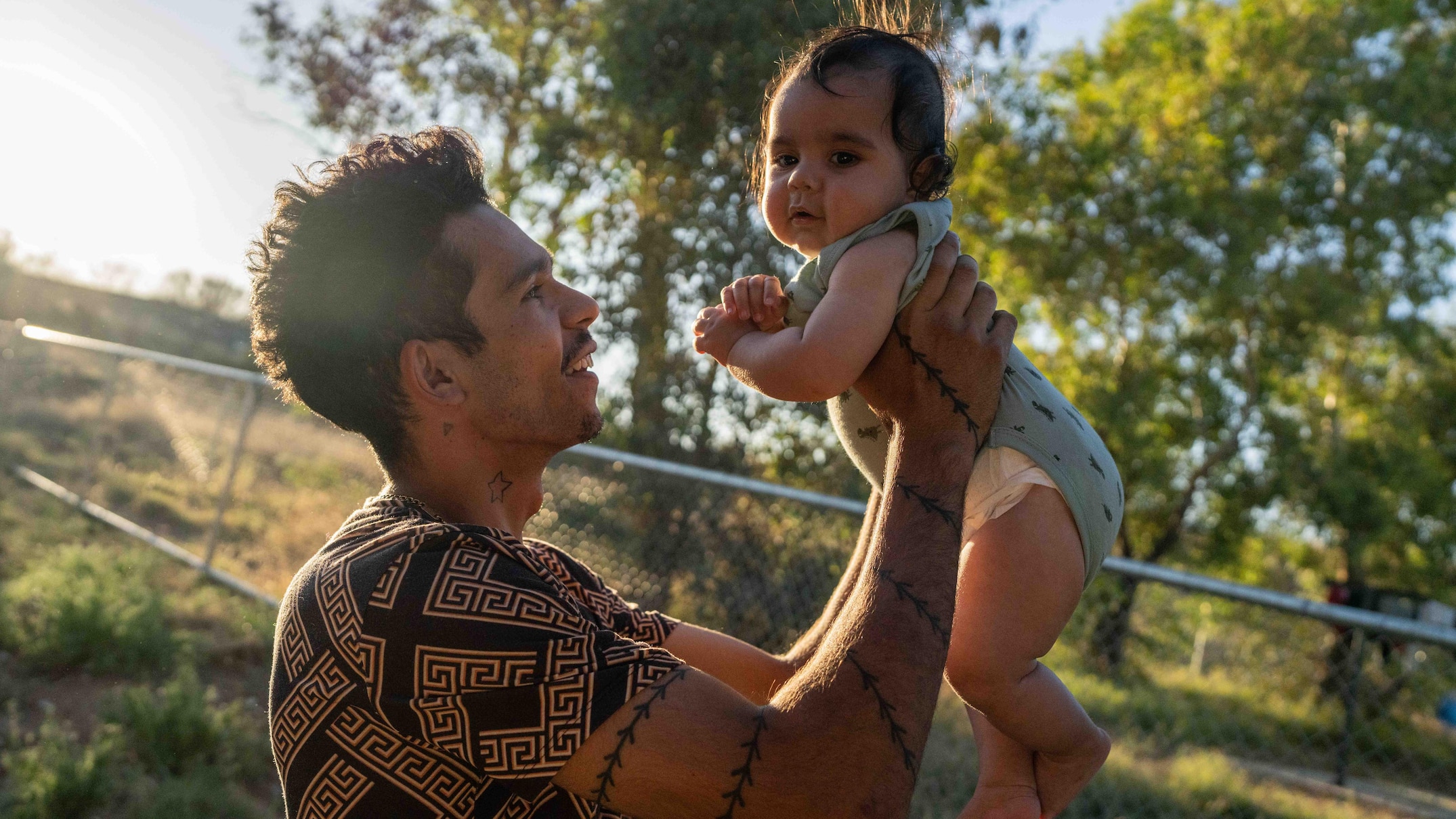 On the edge: Life and love inside Alice Springs’ most infamous ...