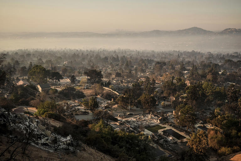 Photos of Los Angeles show catastrophic scale of devastation as blazes ...