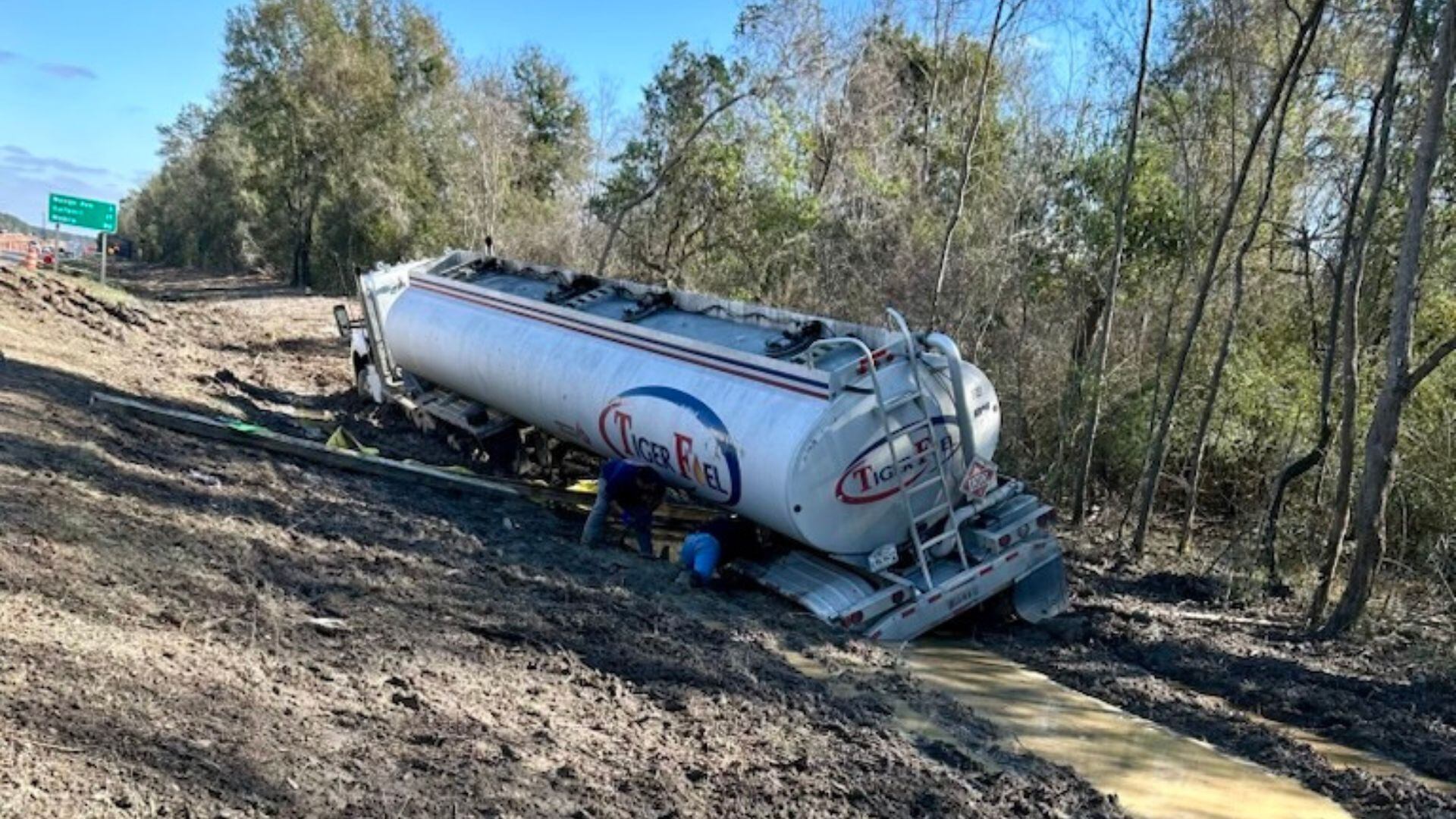 TRAFFIC ALERT: Overturned tanker truck leaking oil, closing eastbound ...