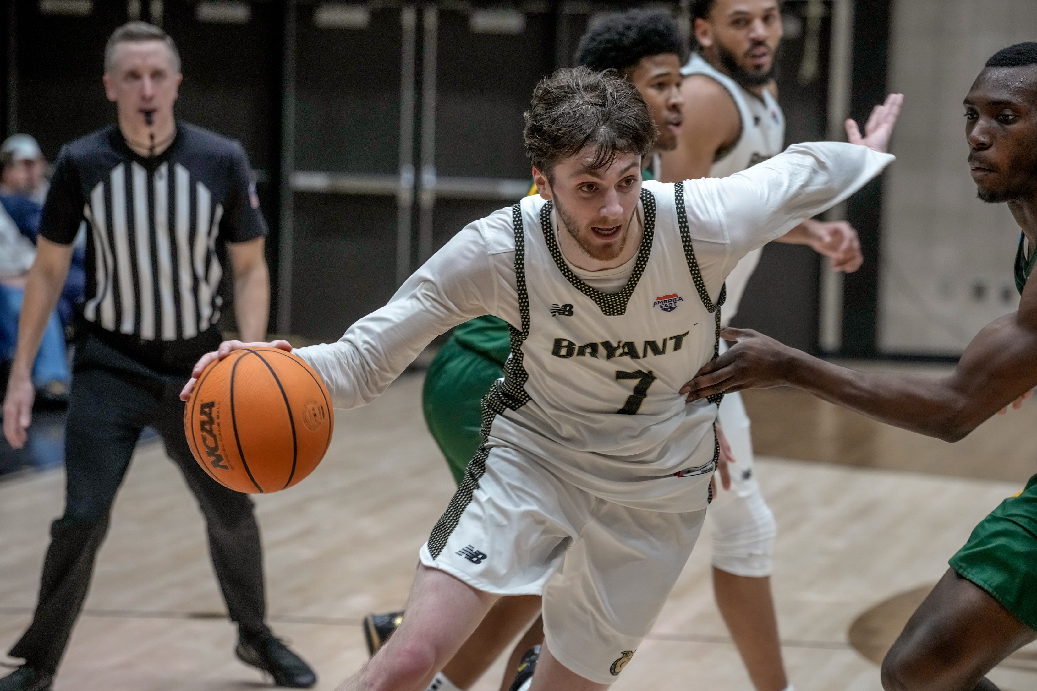 Bryant men's basketball blisters reigning America East champion Vermont ...