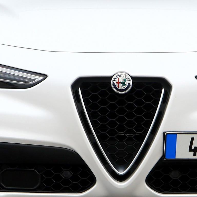 Alfa Romeo's New "Junior" Flagship SUV Caps Off Its Gorgeous INTENSA Series