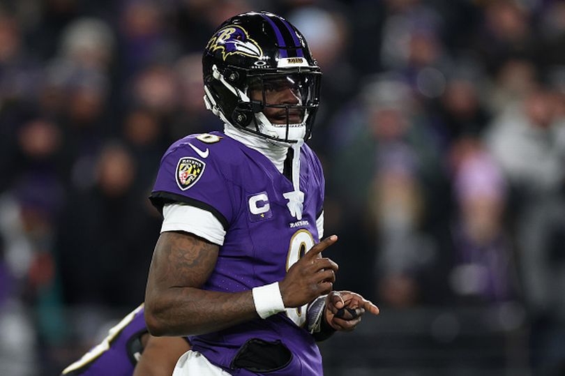 Drone halts Steelers-Ravens NFL Playoff game as Al Michaels left confused