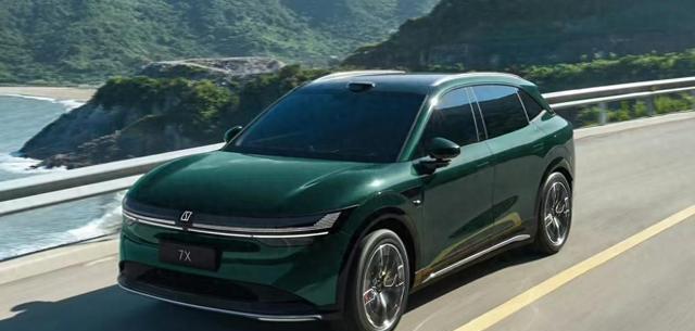 极氪7X与Model Y焕新对决：电动SUV豪华市场的王者之争