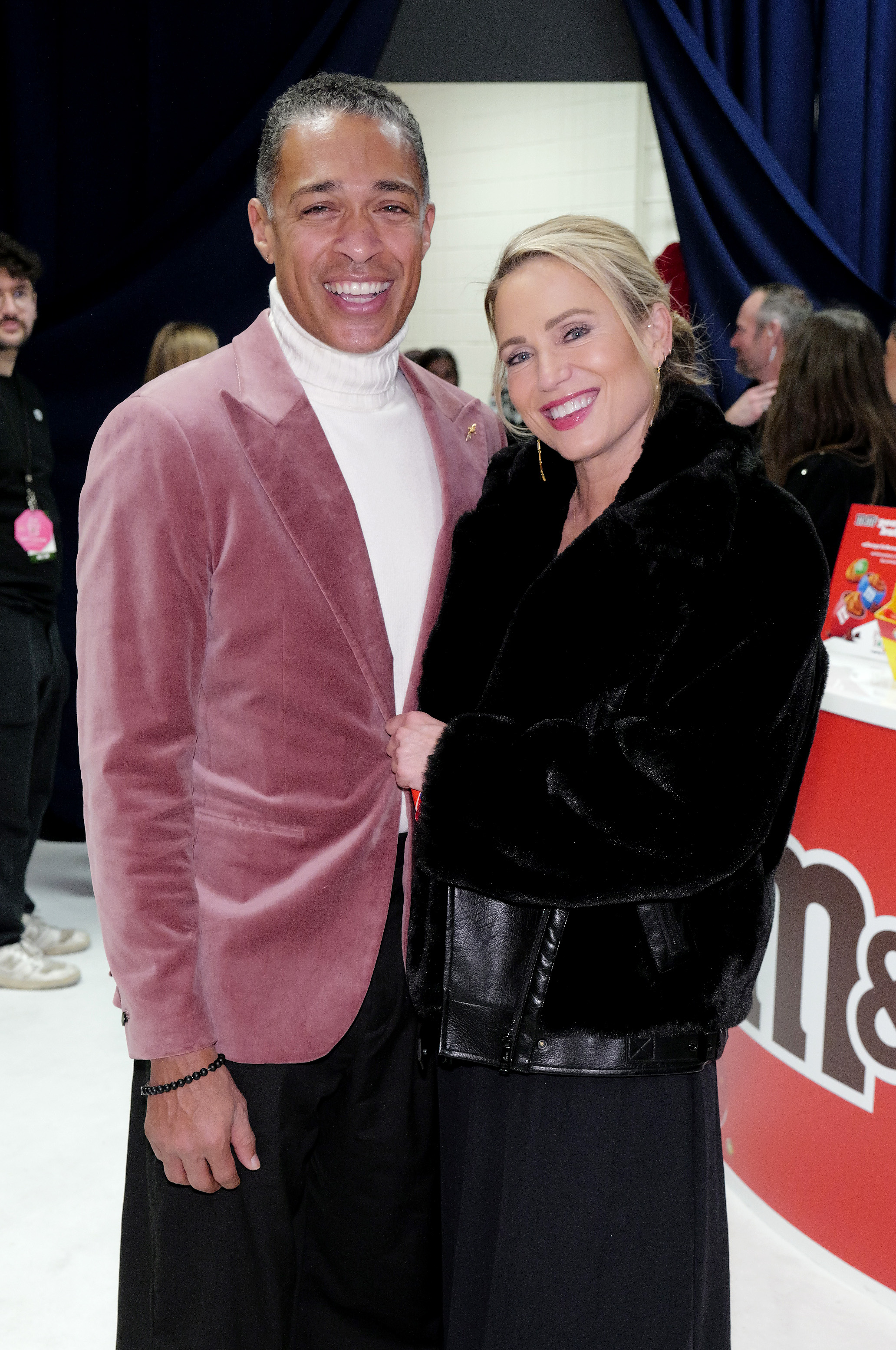 T.J. Holmes, Amy Robach defend David Muir after he’s bashed for ...