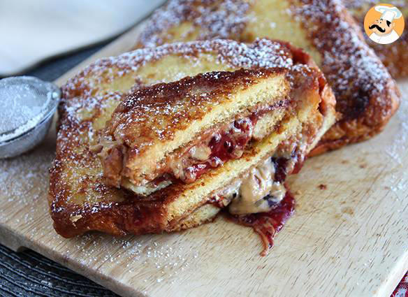 Wentelteefjes met pindakaas en jam
