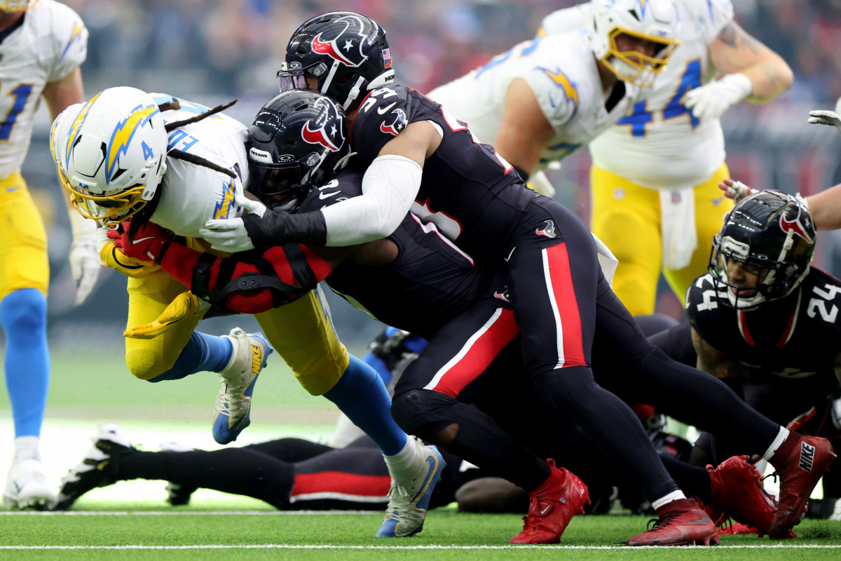 NFL Fans Want Texans Linebacker Azeez Al-Shaair Banned After 'Dirty Play'