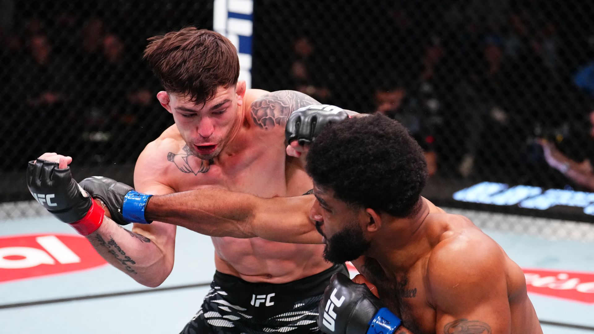 UFC Vegas 101 video: Jacobe Smith scores fast knockout in spectacular debut