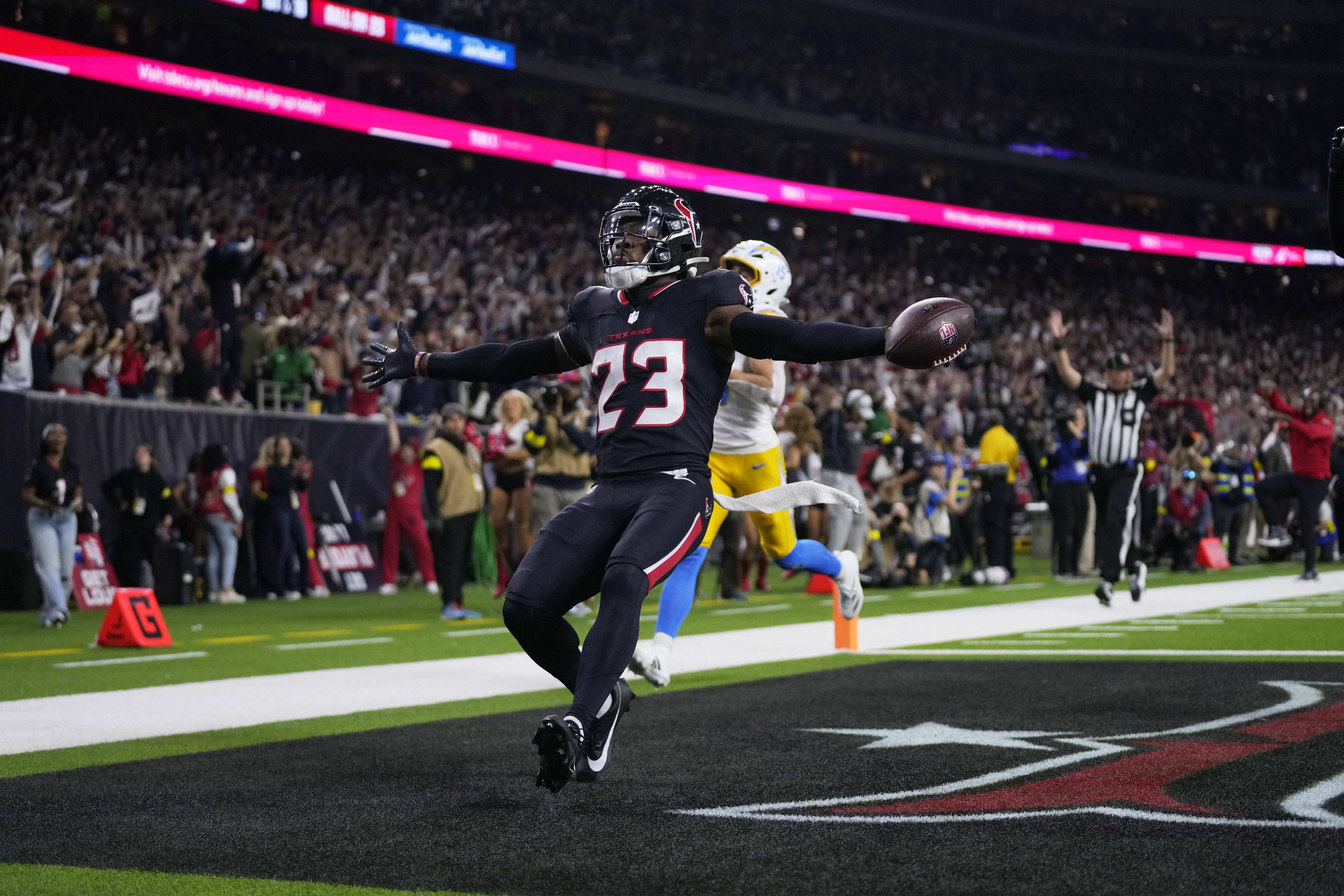 Chargers vs. Texans highlights: Houston mauls Justin Herbert to win ...