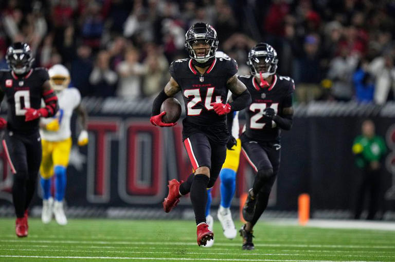 Texans-Chargers CBS viewers agree on national anthem performance ...