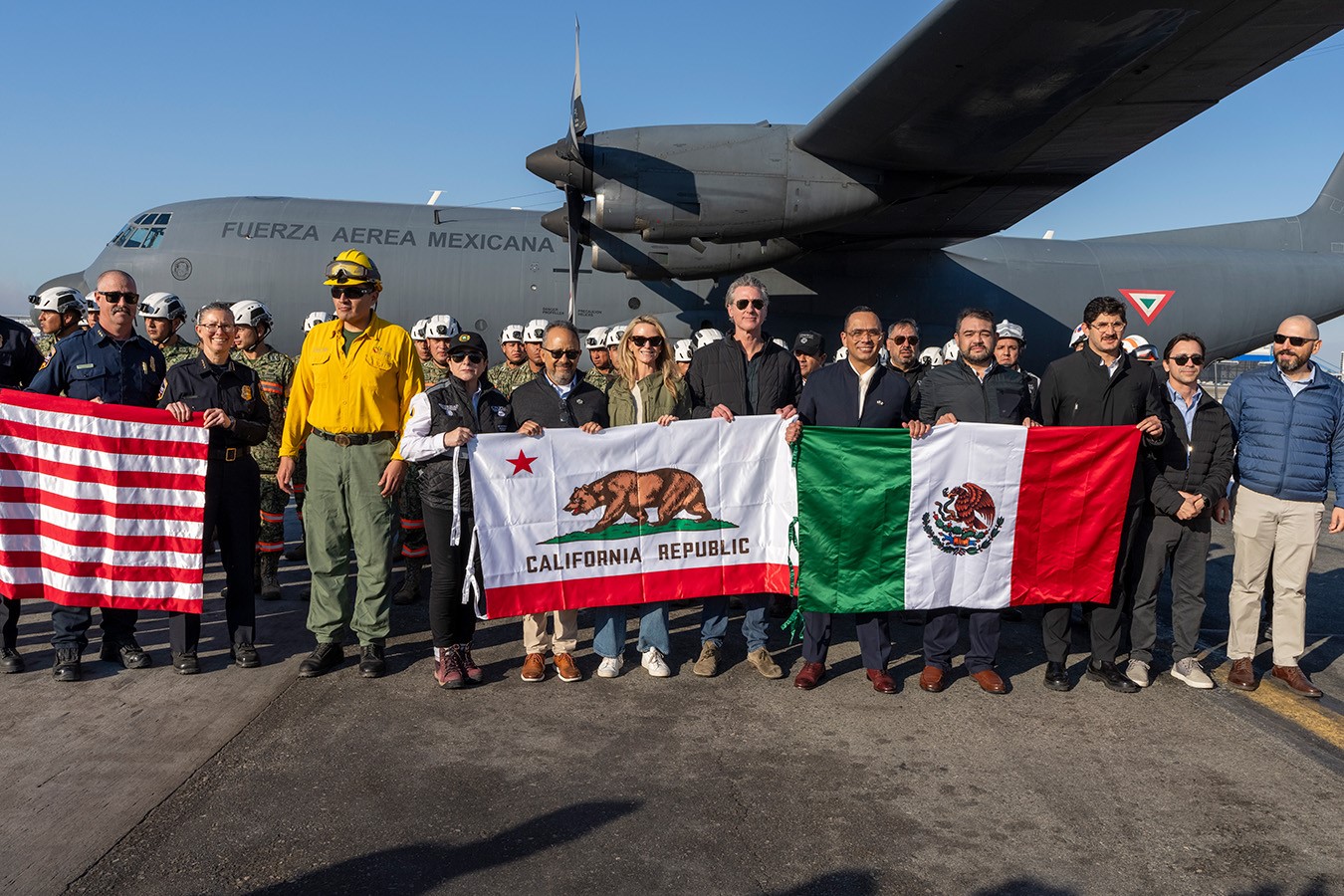 Mexican firefighters fly into LAX to help fight Los Angeles wildfires