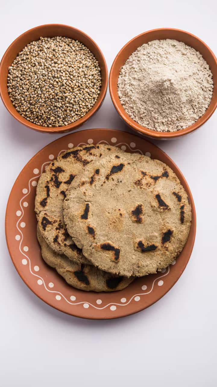 Bajra VS Jowar: Which roti is best to eat in winter for health?