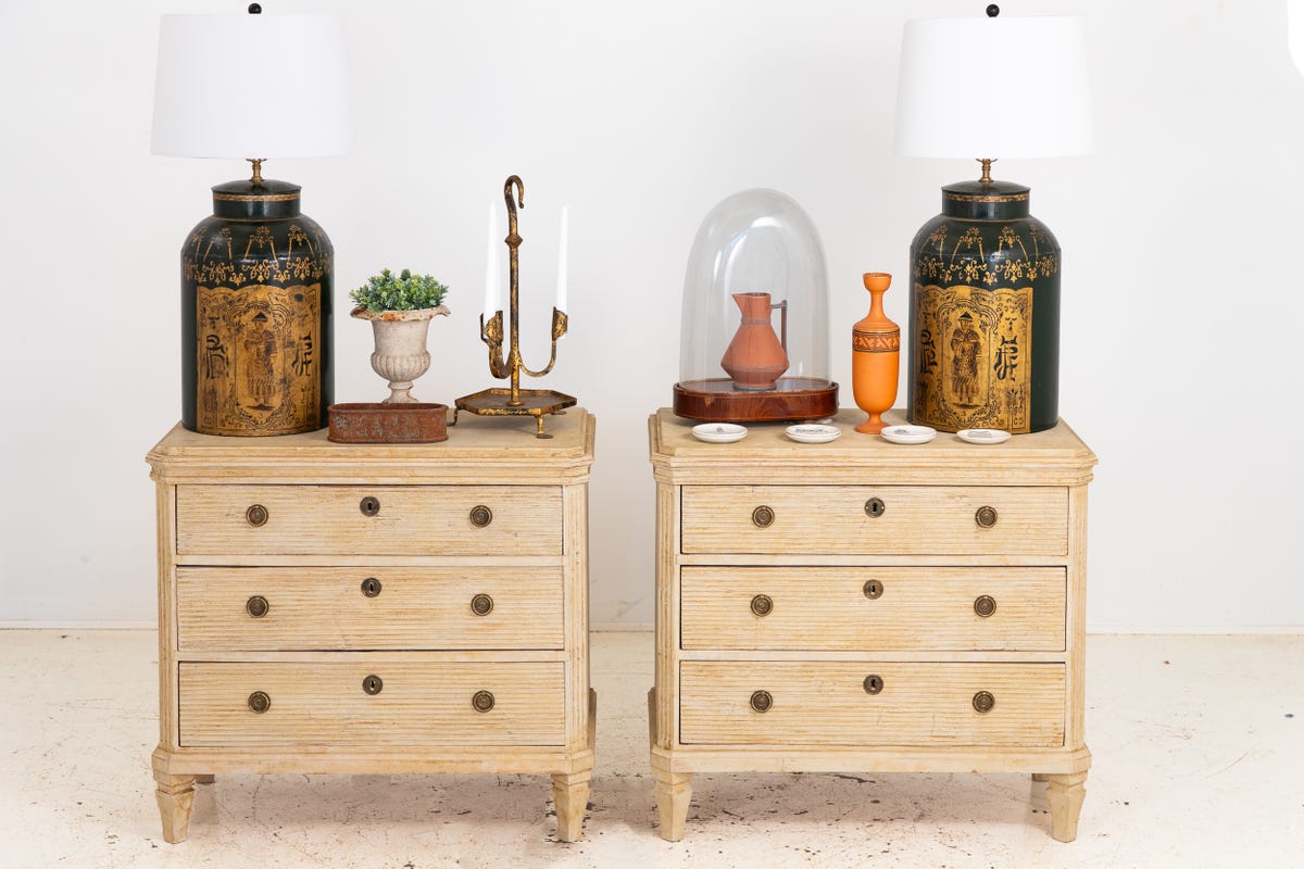 Experts Say Collectors Will All Be Looking for THESE Specific Antiques in 2025