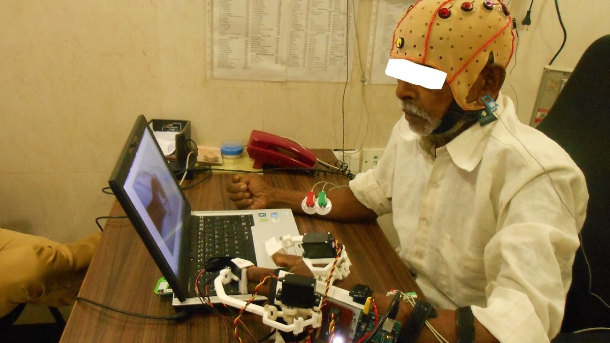 World's first robotic hand exoskeleton by IIT Kanpur transforms stroke ...