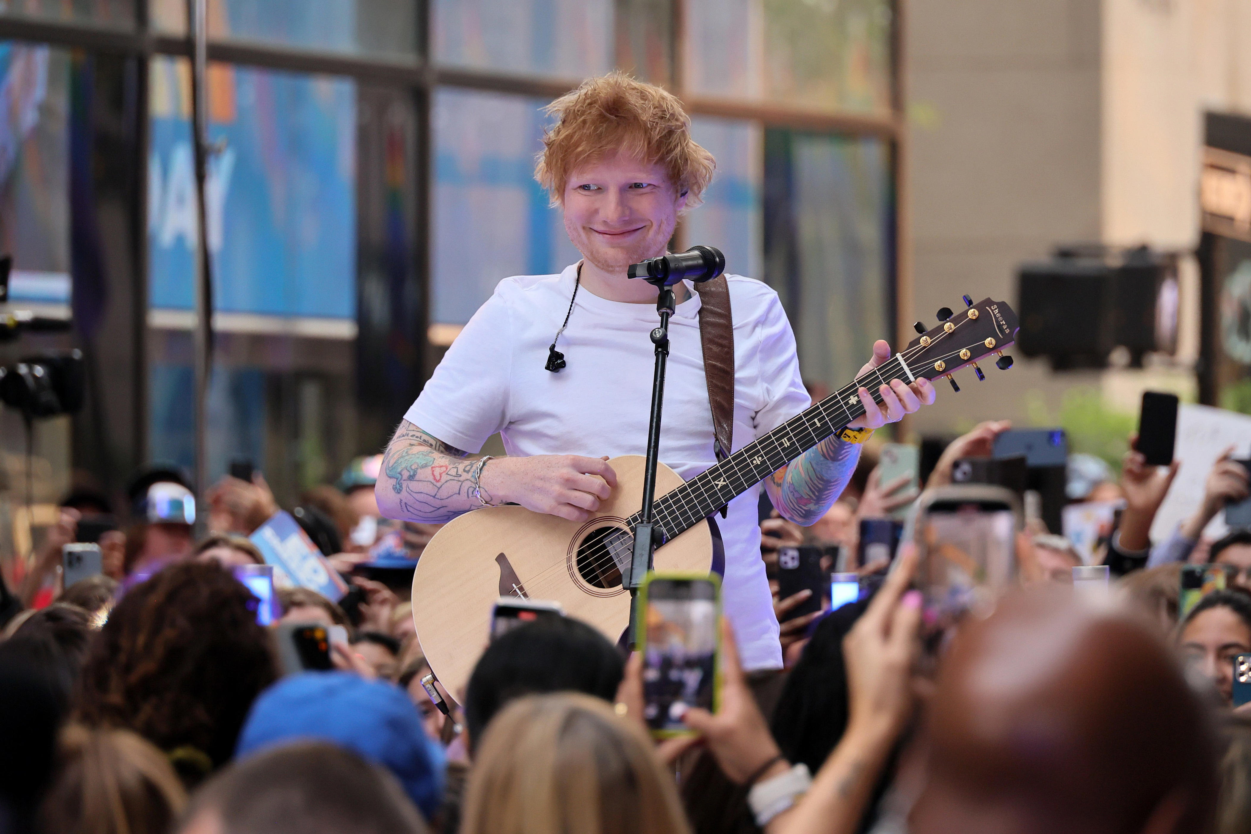 Ed Sheeran plays surprise concert at Boston's The Dubliner Pub for St ...