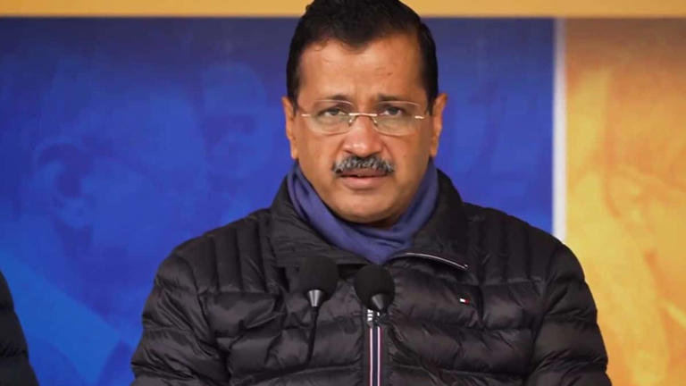 Arvind Kejriwal accuses Election Commission of surrendering to BJP ... Arvind Kejriwal accuses Election Commission of surrendering to BJP ...