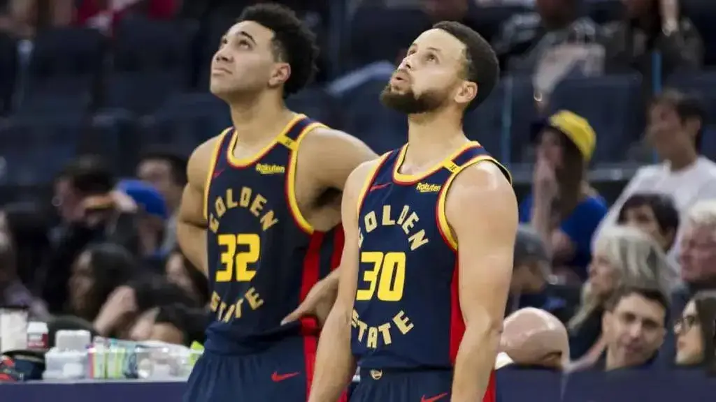 勇士队为库里第五冠，可考虑交易拿下的中锋，三选一谁更适合库里